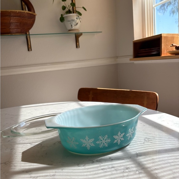 Pyrex | Kitchen | Vintage Pyrex Blue Snowflake Casserole Dish 12 Qt ...